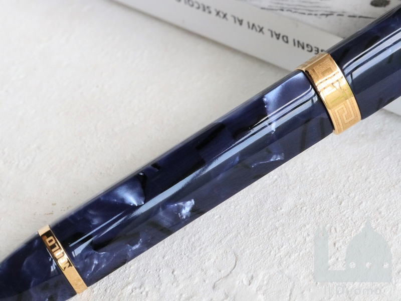 アルマンドシモーニクラブ 限定生産品 トリアンゴロ ブルー・ラ・ロイヤル セルロイド ゴールドトリム 万年筆 ASC Triangolo ...